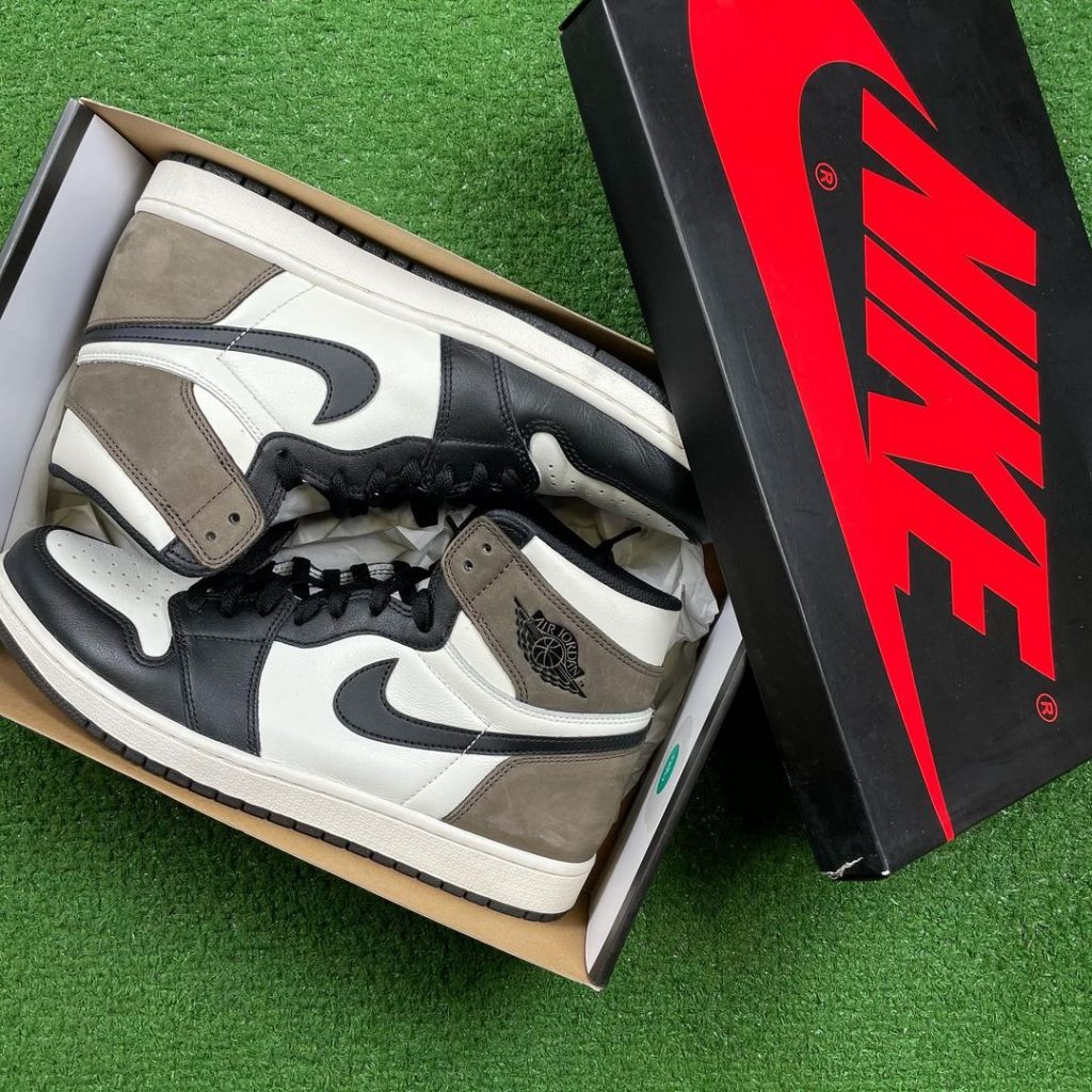 Nike Air Jordan 1 Retro High OG 'Dark Mocha' - Exclusive Sneakers SA
